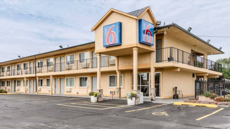 Top 15 Hotels That Let You Check In At 18 & Under 21: Breaking the ...